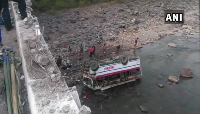 Himachal Pradesh bus accident | బస్సు లోయలో పడి 9 మంది మృతి