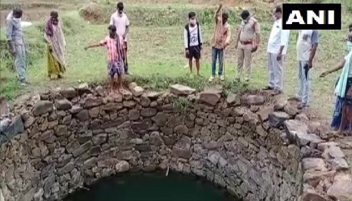 Children Fell In A Well: విషాదం.. ఆడుకుంటూ బావిలో పడ్డ చిన్నారులు