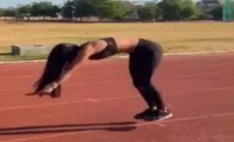 amazing video of girl doing Back flips without break for long time ...
