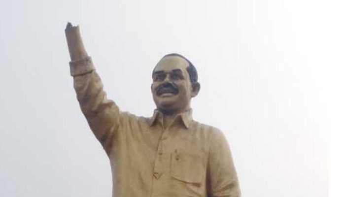 YSR Statue Vandalised: మొన్న ఆలయాలపై దాడులు.. నేడు వైఎస్సార్ విగ్రహంపై ...