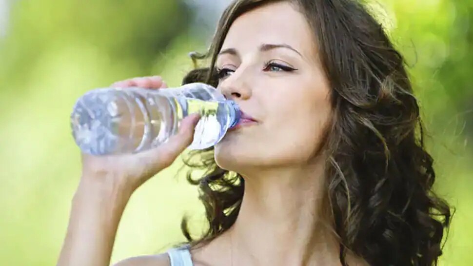 Water Side Effects: Health problems caused by drinking too much of ...