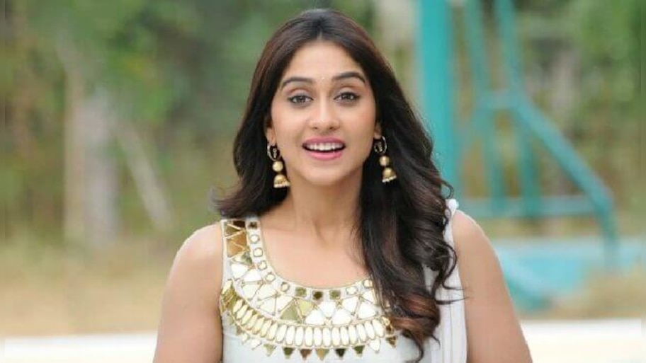 Regina Cassandra claims as pregnant at a sweet shop for mishti doi ...