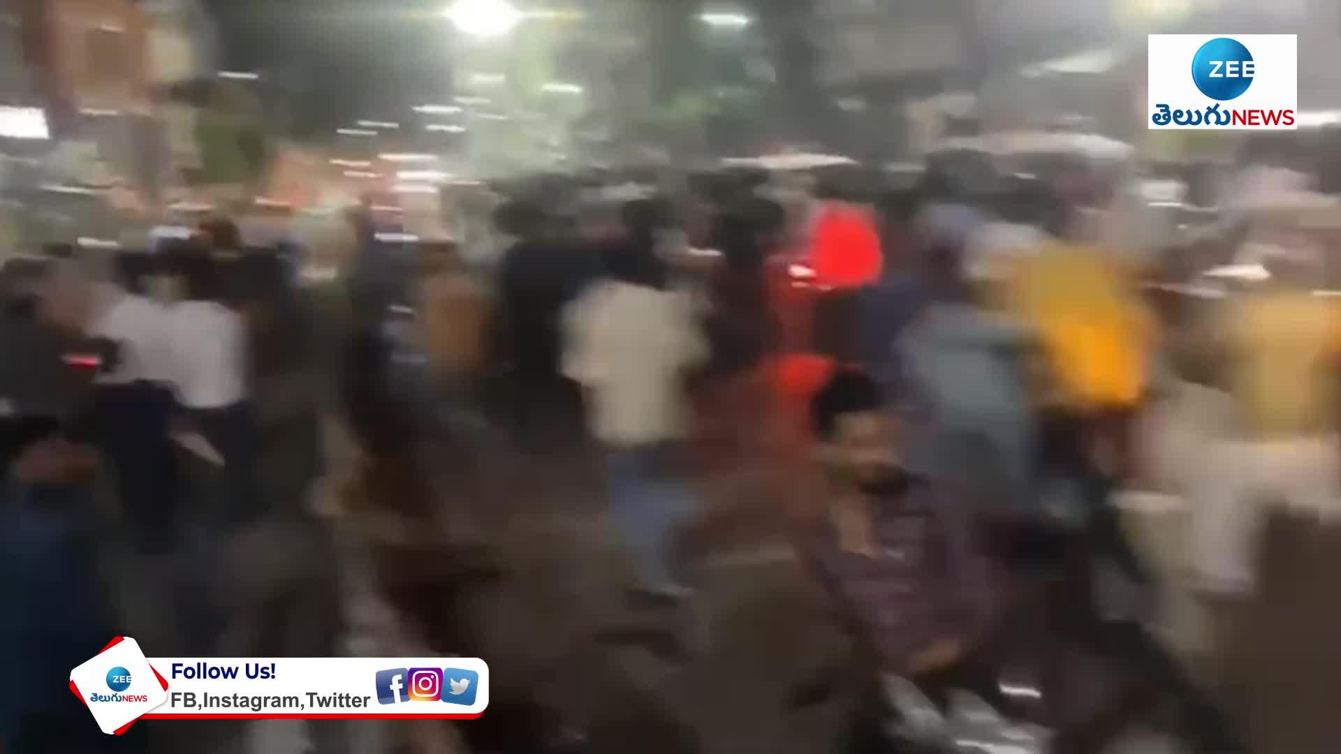 Hyderabad old city Lathi Charge: హైదరాబాద్ ఓల్డ్ సిటీలో అర్ధరాత్రి హై ...