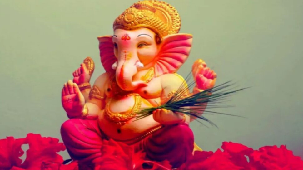 Do you know how many types of leaves are used to worship Ganapati on ...