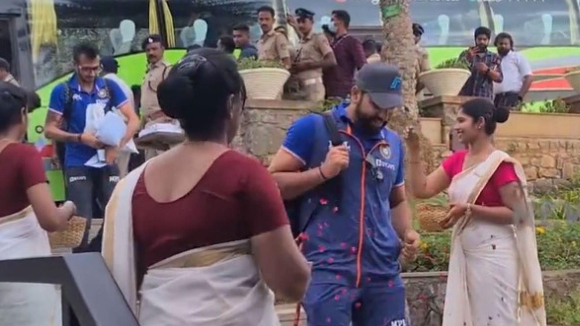IND Vs SA 2022 1st T20 Team India Players Receives Grand Welcome With ind-vs-sa-2022-1st-t20-team-india-players-receives-grand-welcome-with