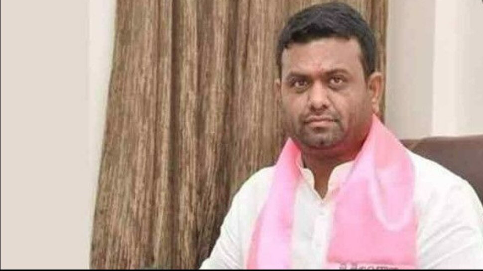 Mla Pilot Rohit reddy filed complaint on trs mlas trap issue ...