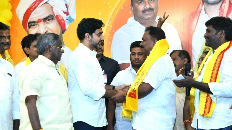 ysrcp leader Gorla Venugopal Reddy jump into tdp in the presence of ...