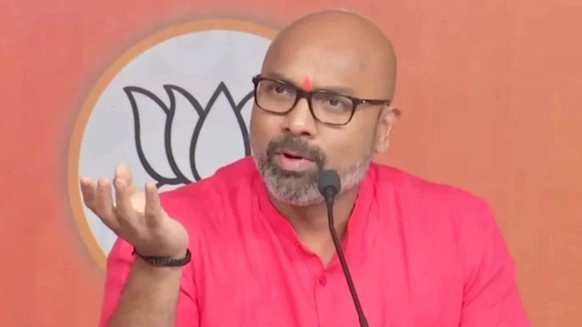 Please Tap MLC Kavitha Phone: BJP MP Dharmapuri Aravind request CM KCR ... Please Tap MLC Kavitha Phone: BJP MP Dharmapuri Aravind request CM KCR ...