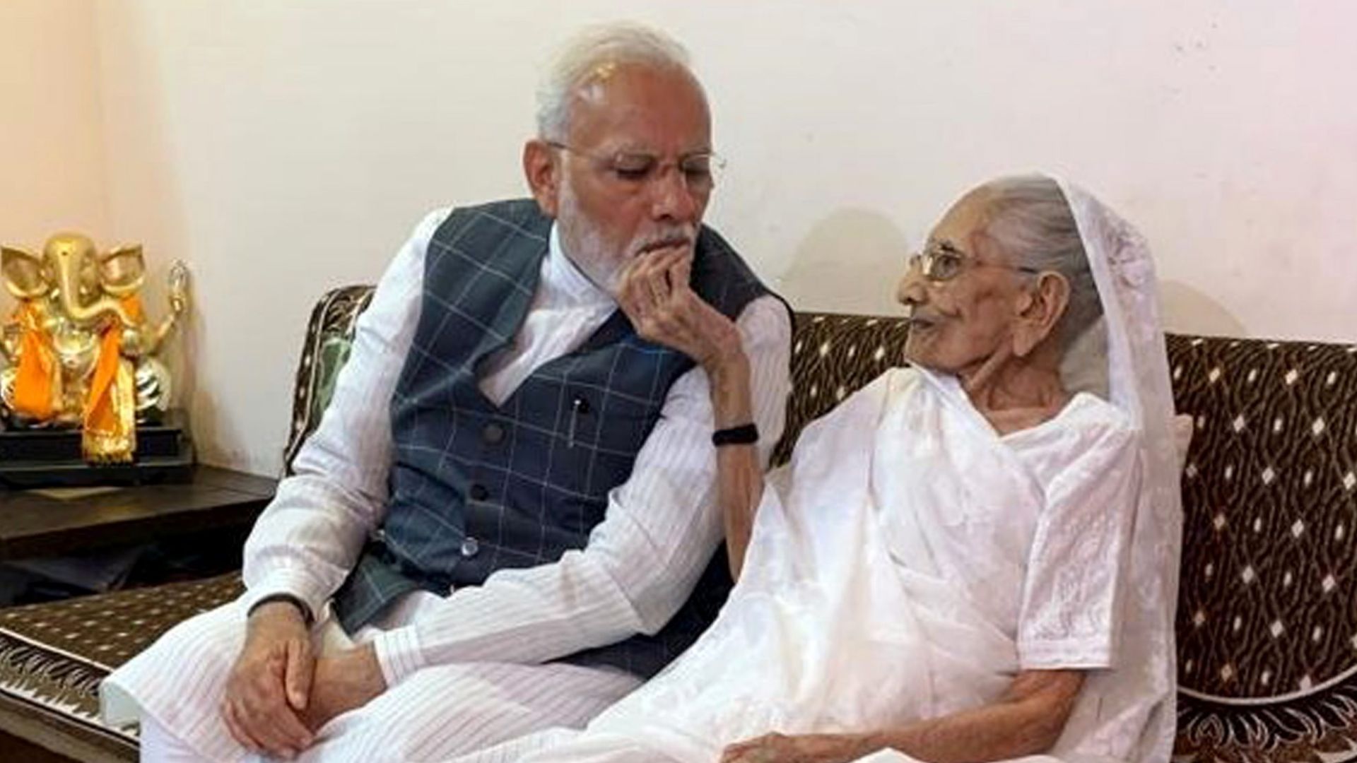 PM Modi Mother Health Updates: PM Narendra Modis mother Heeraben Modi ...