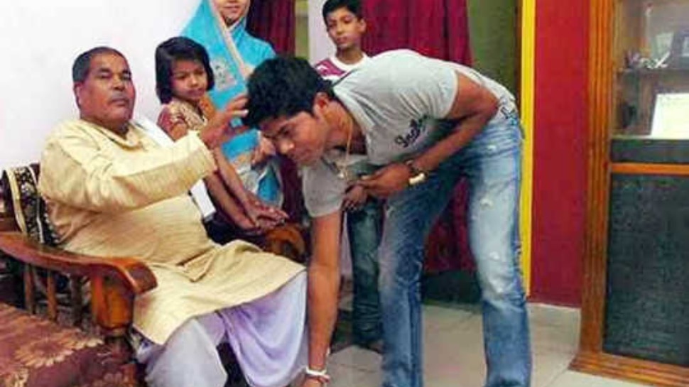 Team india Bowler umesh yadavs father tilak yadav passed away at 74 due ...