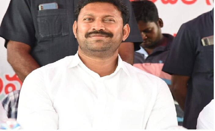 Vivekanandareddy murder case updates, tension clears in pulivendula as ...