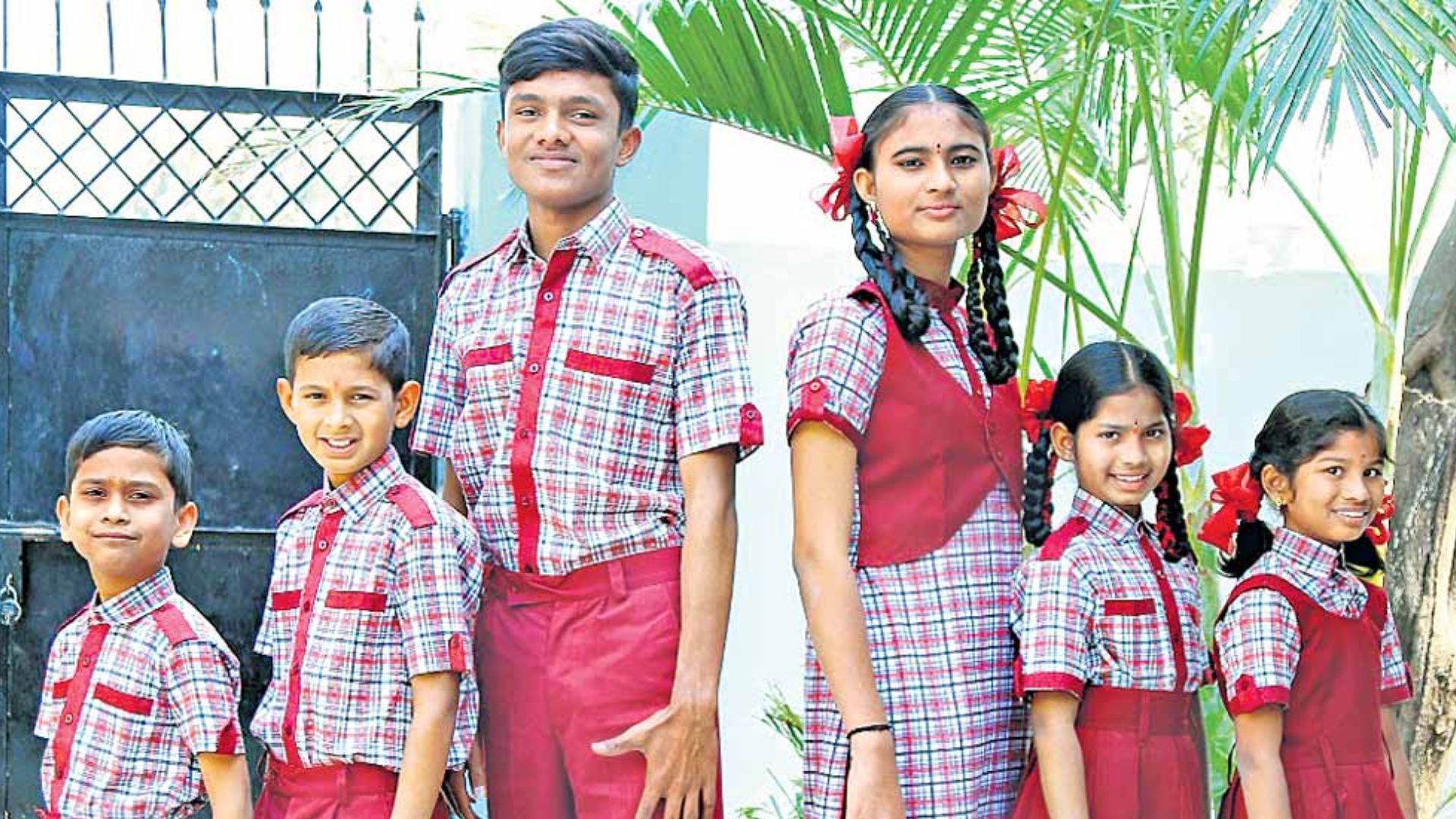 Telangana government changed school uniform colors into ash and red ...