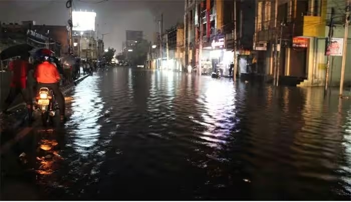 Imd Warns severe heavy rains alert to telangana for coming 3-4 days and red Alert issued for ...