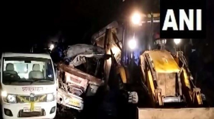 Madhya pradesh bus fired tragedy, a bus in guna catches fire after ...