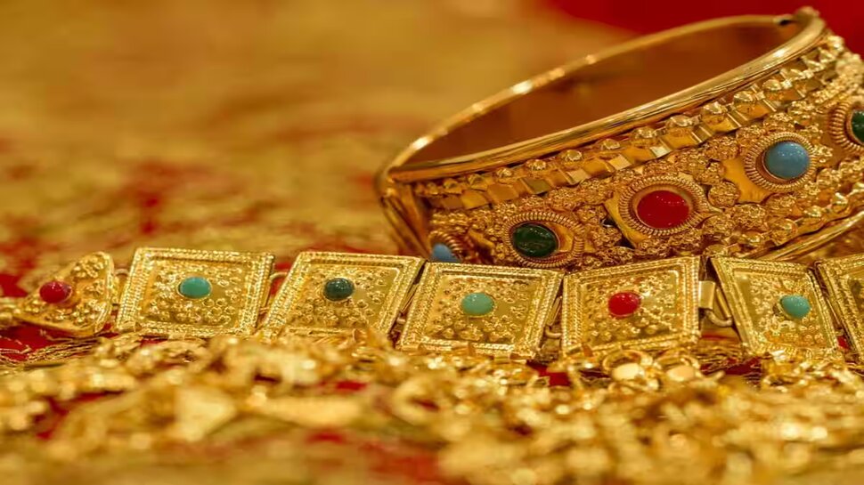 These are the top 3 jewelery stocks that are glittering with customs ...