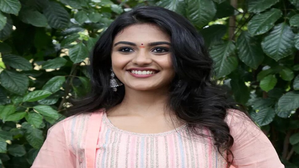 Nayan Sarika about Aay Says Allu Arjun and Jr NTR praises her ...