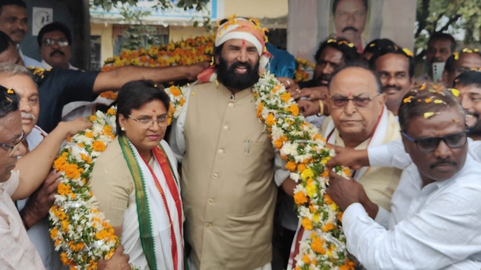 Uttam Kumar Reddy Bumper Gift To His Wife MLA Padmavati In Kodada Rv ...