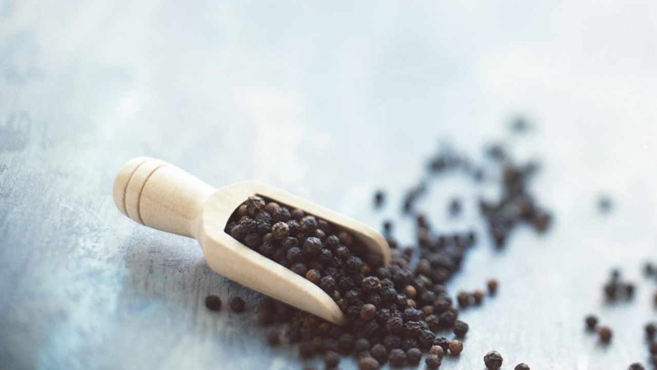 Black Pepper Benefits And Uses For Health And How To Use | Black Pepper ...