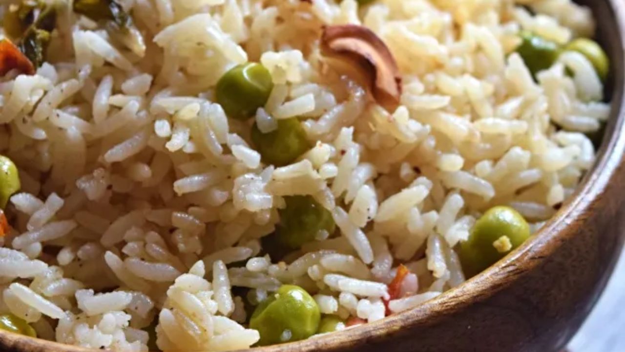 How To Make Spicy Matar Rice Recipe In 5 Minutes | Spicy Matar Rice ...