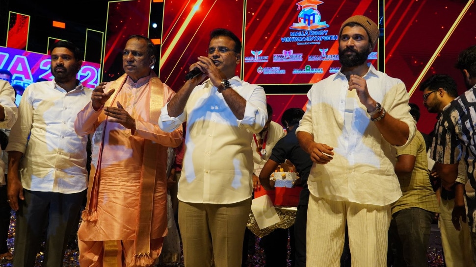 Vijay devarakonda Participates Mallareddy Universitys Annual Unity Day ...