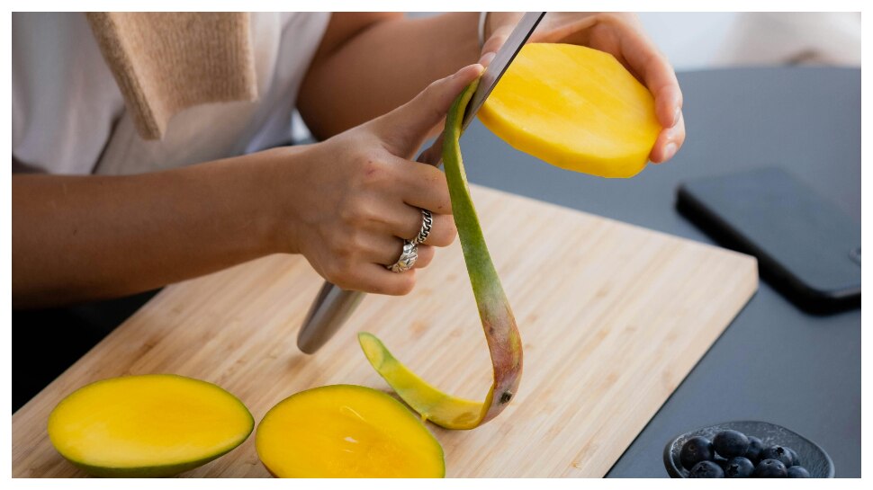 Mango Peel Benefits Why You Should Never Throw Them Away| Mango Peels ...