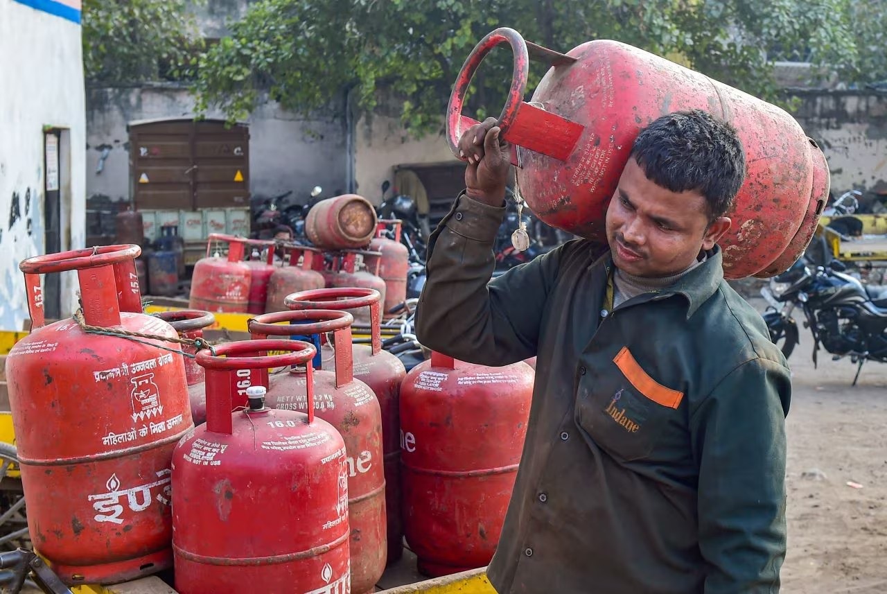 Gas Cylinder Delivery Rules: know what need to do if booking LPG Gas ...