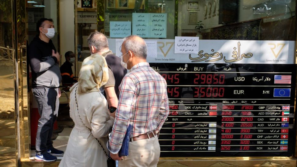 Iranian Rial vs Indian Rupee In this shocking country 100 Indian rupees ...