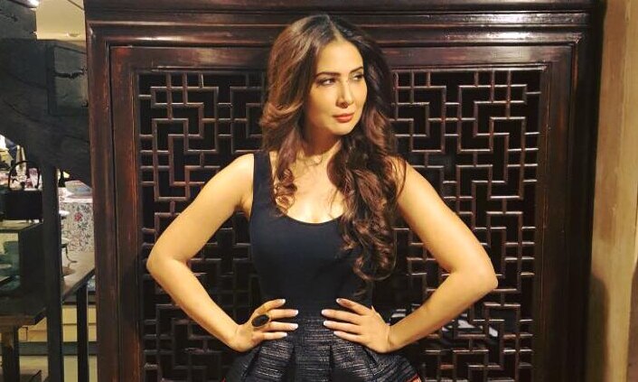 Actress Kim Sharma Latest Beautiful Photos | ఖడ్గం బ్యూటీ కిమ్ శర్మ ...