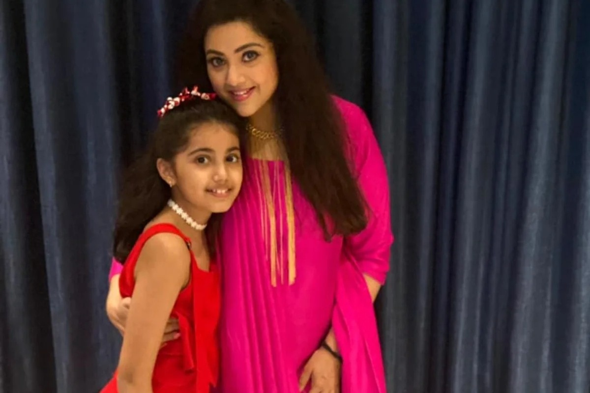 Meena Daughter Nainika: Actress Meena Daughter Nainika Glamours ...