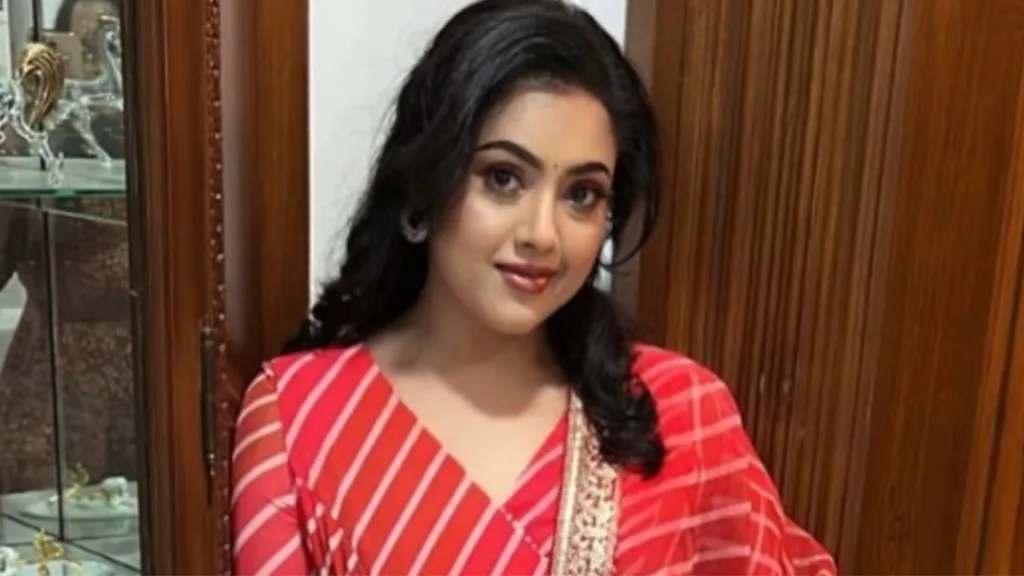 Meena Opens Up On Anyone Who Gets Divorced Is Linked With Her vn ...