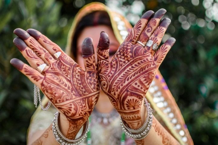‌How To Make Your Mehendi Turn Red At Home Without Any Products | Tips ...