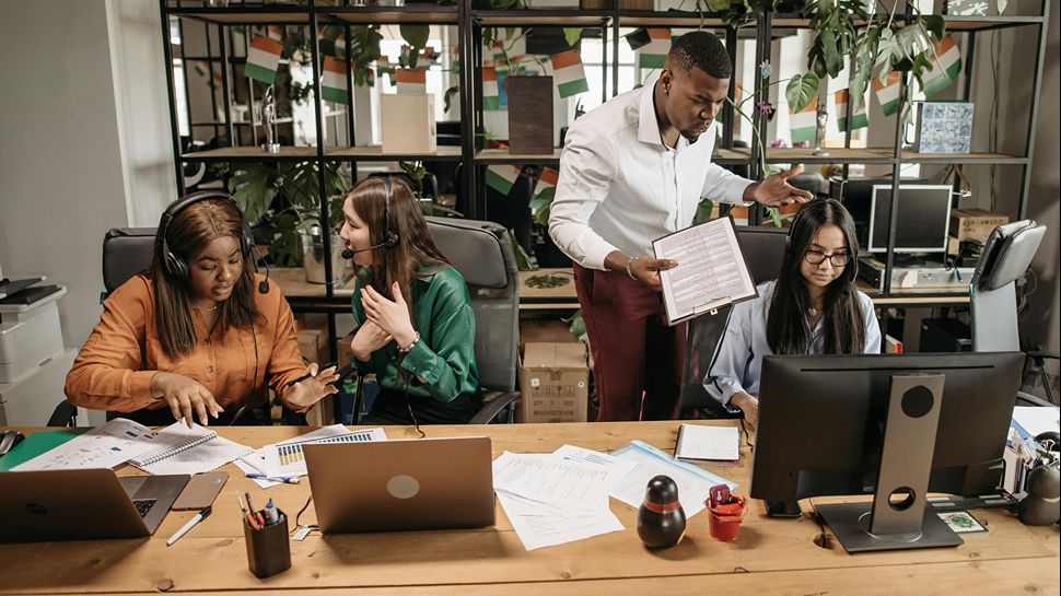 Toxic Employees at Work Habits That Make Co workers Uncomfortable ...