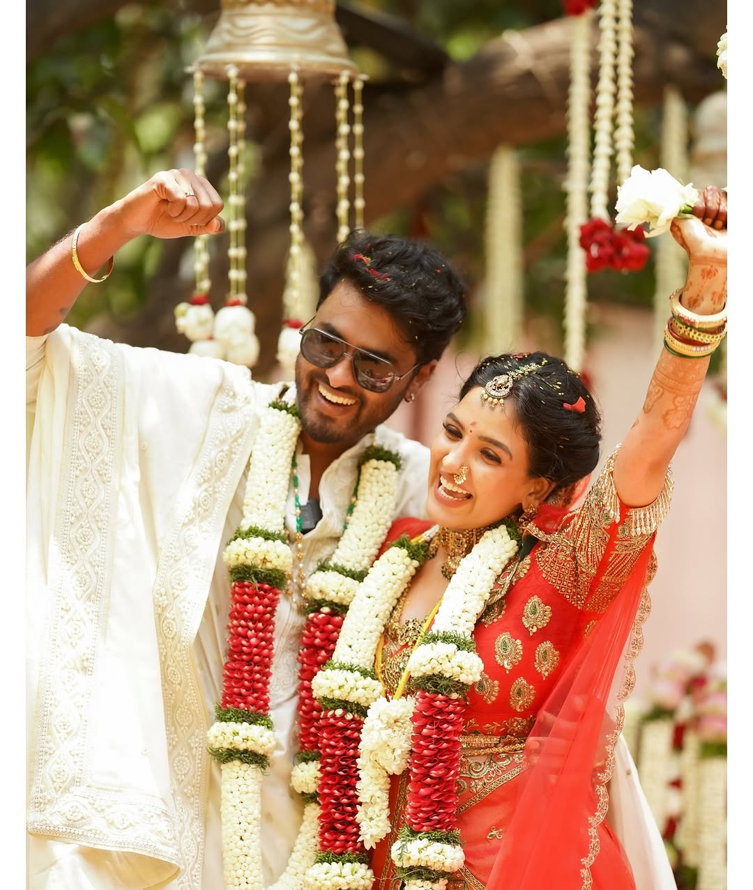 bigg boss contestant pavani reddy amir wedding photos goes viral on ...