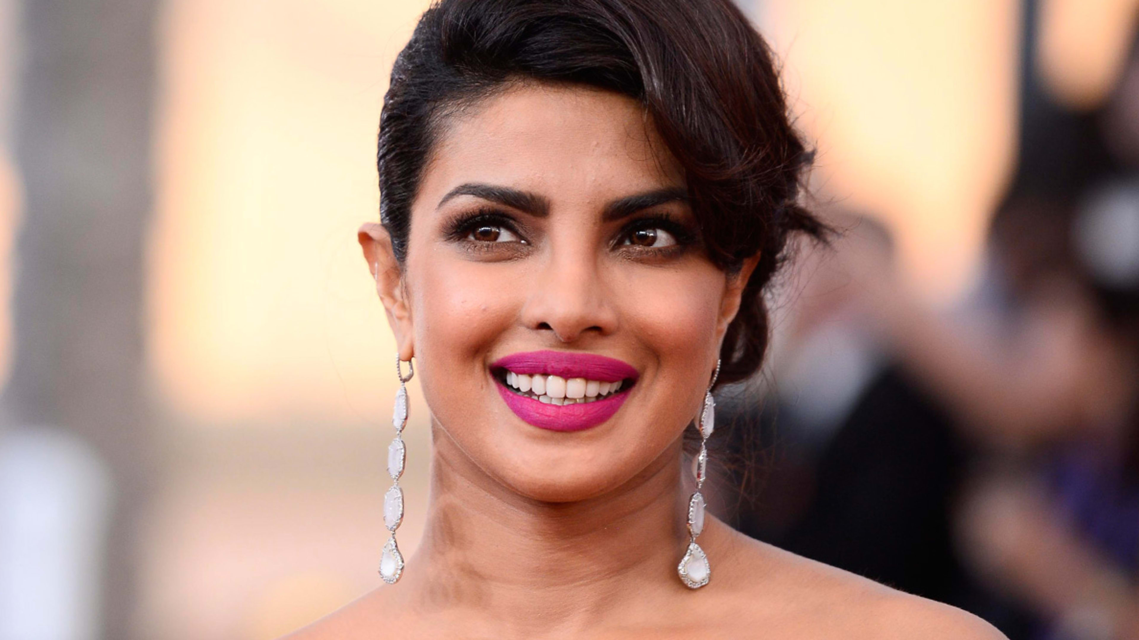 Actress Open Up On Marrying 17 Years Younger Boy And Her Bedroom Secret ...