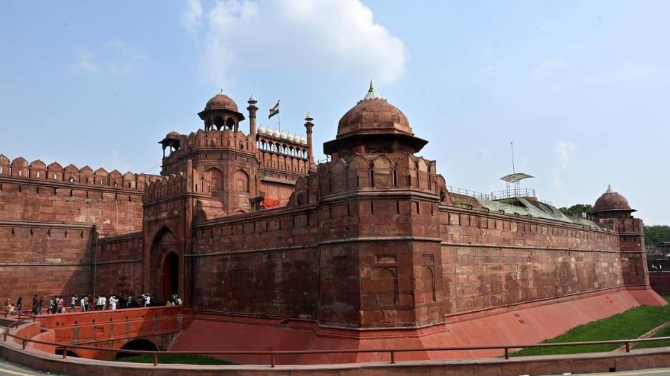 The Iconic Red Fort Turning Black Shocking Facts In Scientists Study ...