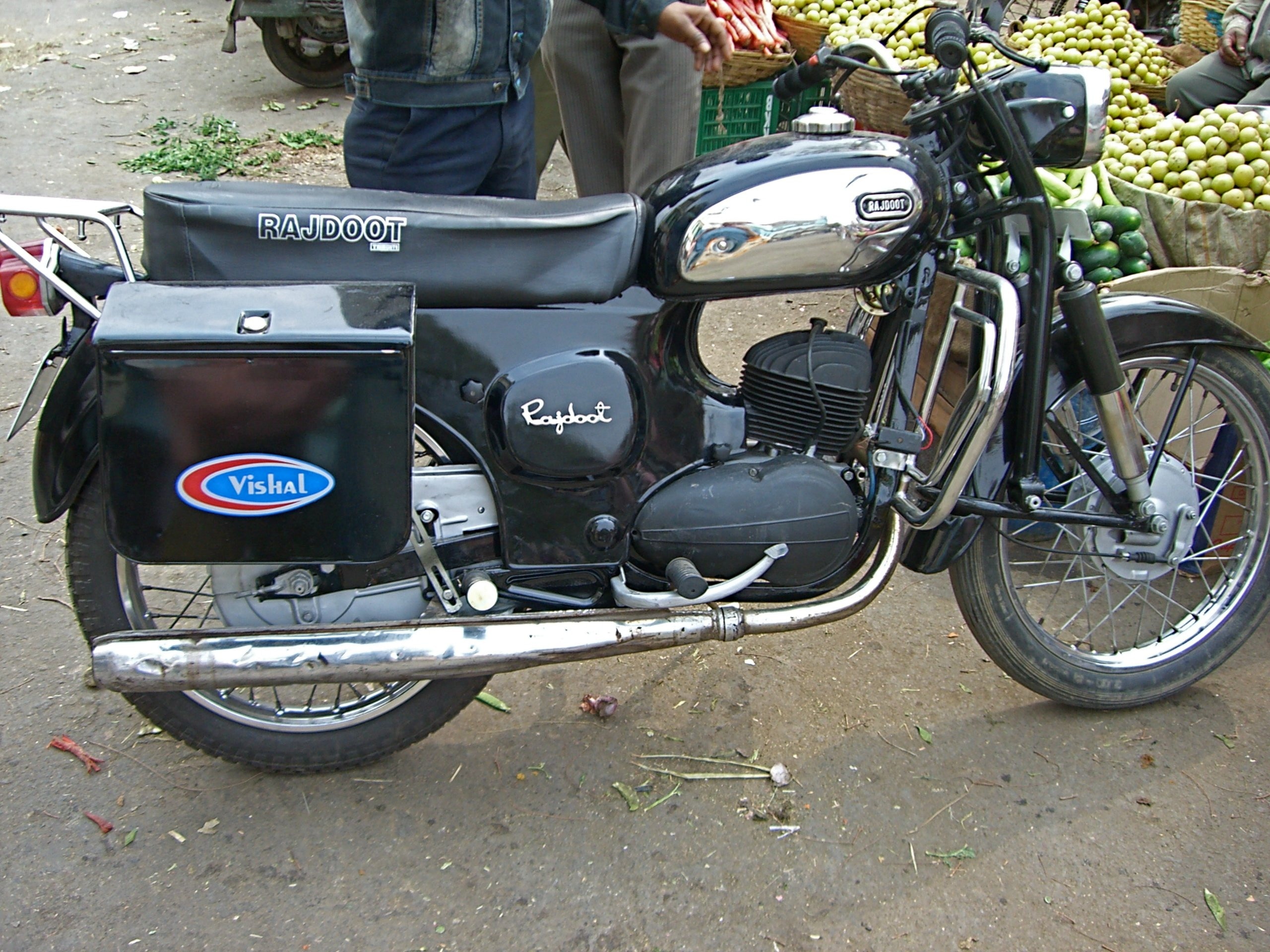 Powerful 346Cc Engine Yamaha Rajdoot 350 Bike Launch Soon | Rajdoot 350 ...