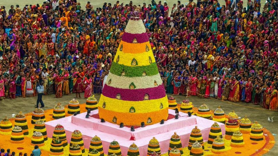 Saddula Bathukamma 2025 Date Confusion Monday or Tuesday Telangana Govt ...