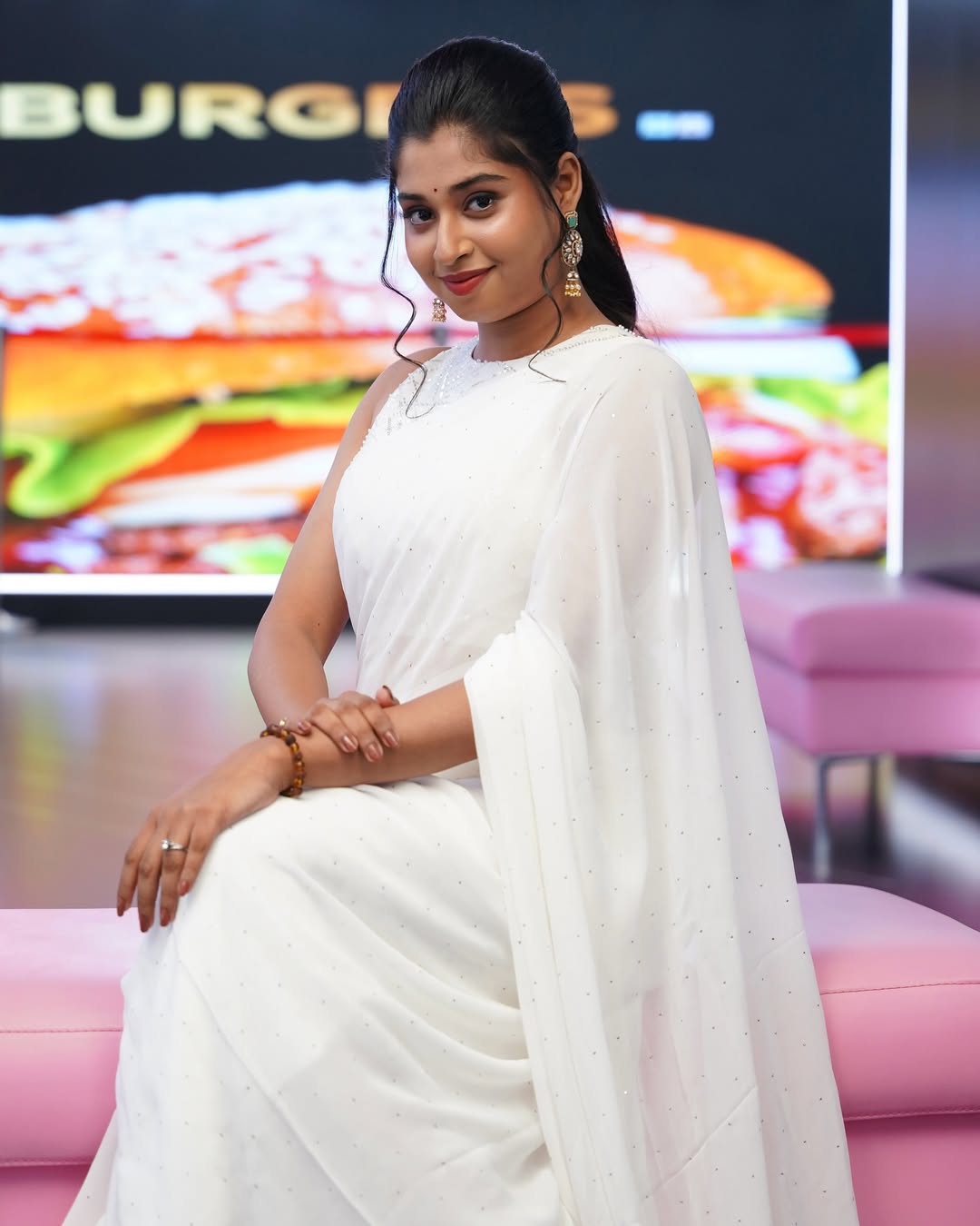 Bigg Boss 9 Telugu Shrasti Verma Stunning Photos Go Viral Lady ...
