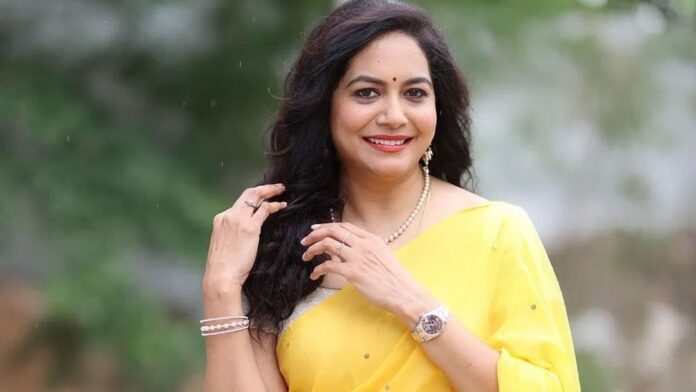 Singer Sunitha to Become a Mother Again at Age 46 Truth Behind Viral ...