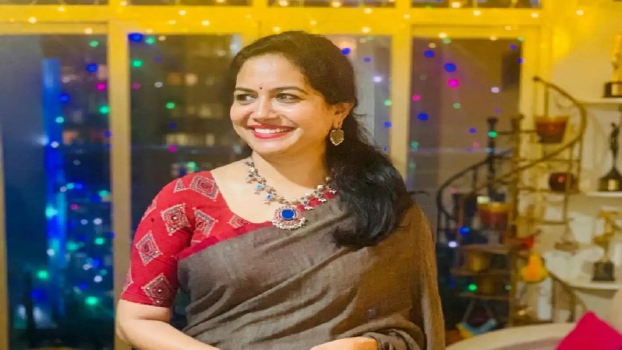 Singer Sunitha fires back at Pravasti allegations on Paadutha Teeyaga ...