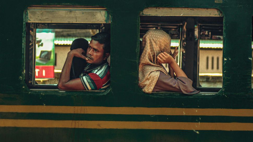 Free Food in Indian Railways The Only Train Offering Breakfast to ...
