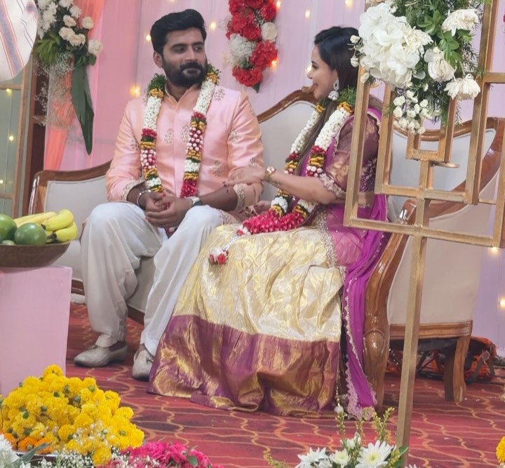 Ashu reddy reveals shocking facts behind her viral engagement amid nri ...