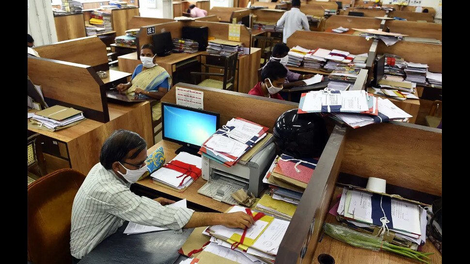 cm revanth reddy govt signs agreement with sbi to give rs 1 crore insurance scheme for ...