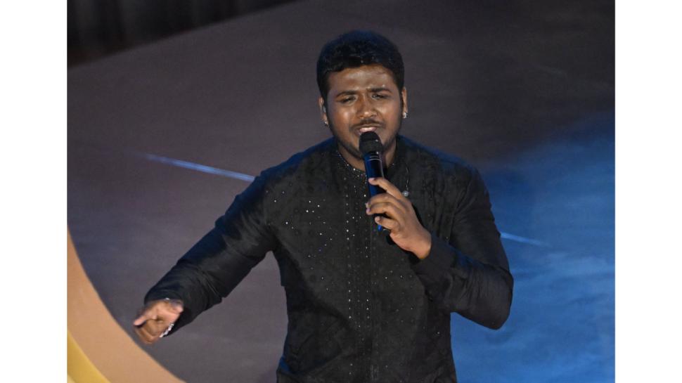 Bigboss fame Singer Rahul sipligunj engaged with harinya reddy pics goes viral pa | Rahul ...