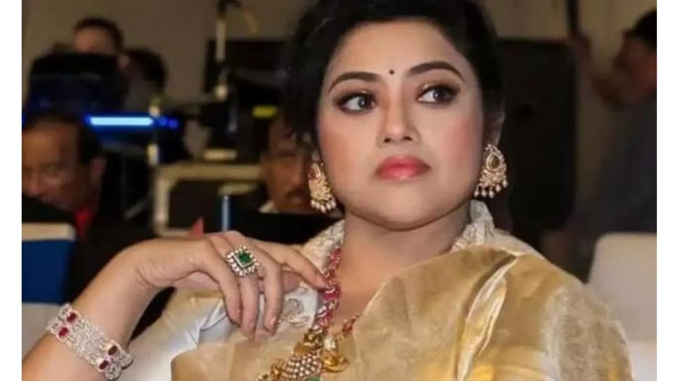 Actress Meena Shocking comments on Actor mohan babu and Tollywood ...