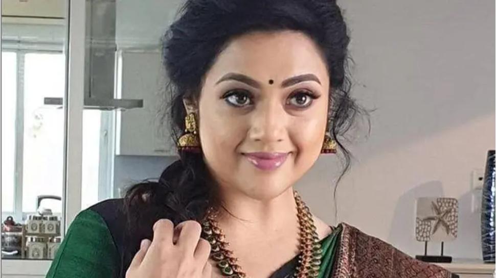 Actress Meena Shocking comments on Actor mohan babu and Tollywood ...