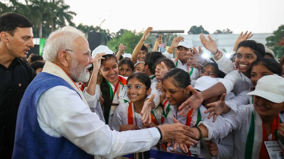 Know About PM Narendra Modi Watch Price How Much Value Lakhs Or Crores ...