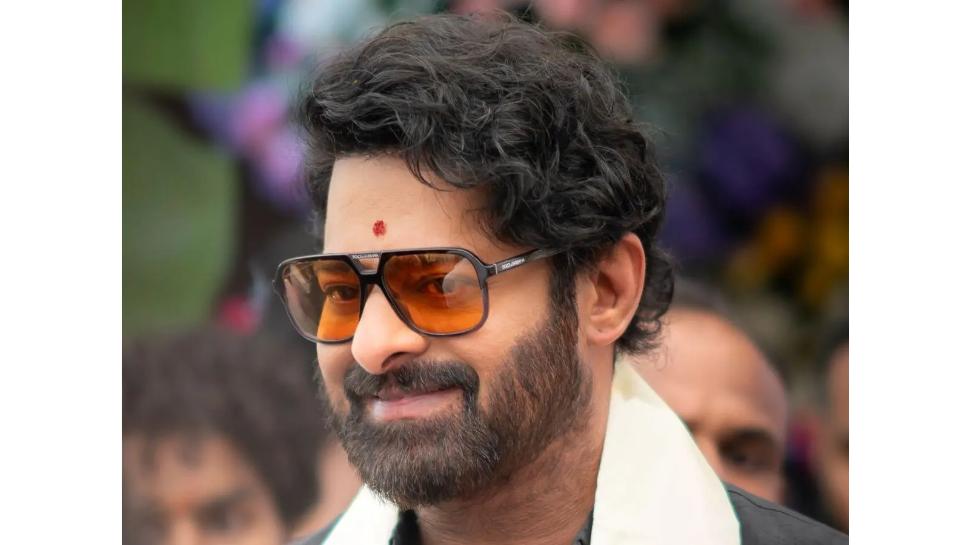 Rebel star Prabhas without wig bald head photo goes viral here shocking ...
