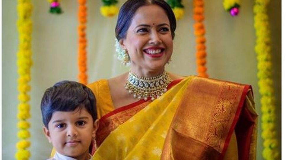 Sameera Reddy Opens Up About Beauty Pressure and 8 Hour Shift Debate vn ...