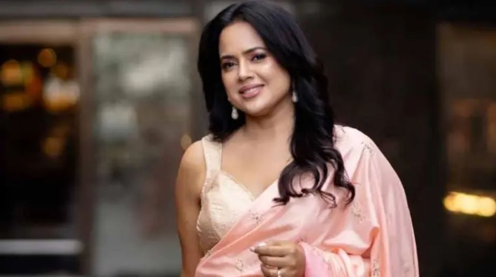Sameera Reddy Opens Up About Beauty Pressure and 8 Hour Shift Debate vn ...